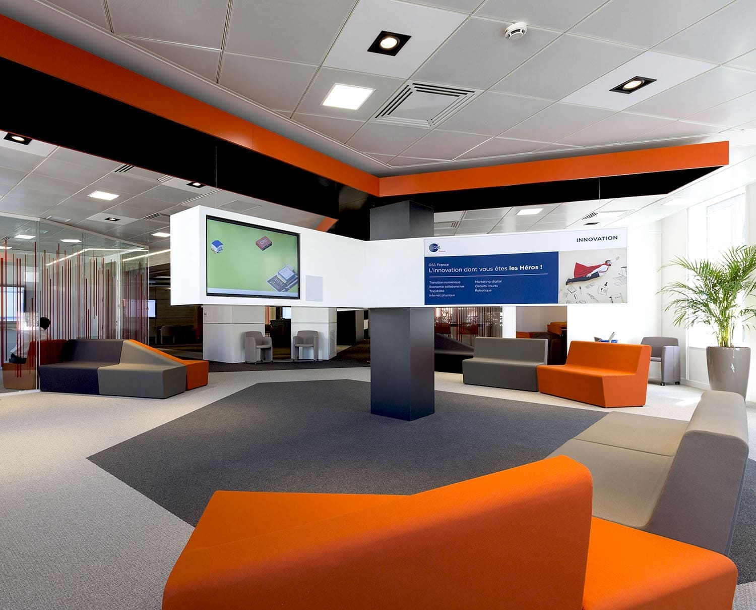 Professional showroom layout - FG Design Group